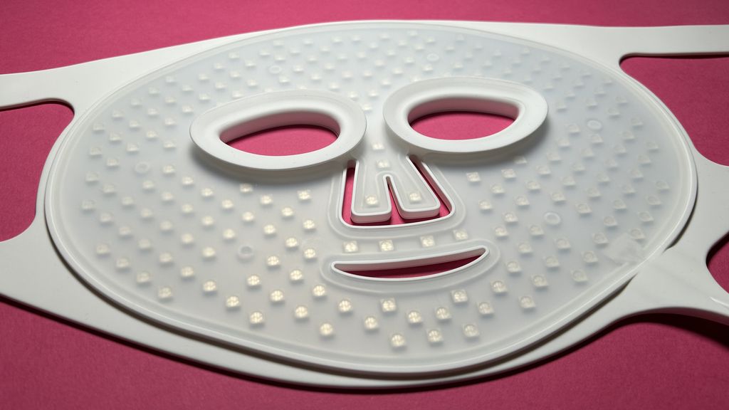 LumaLux Face Pro LED Light Therapy Mask review: the future of LED face ...