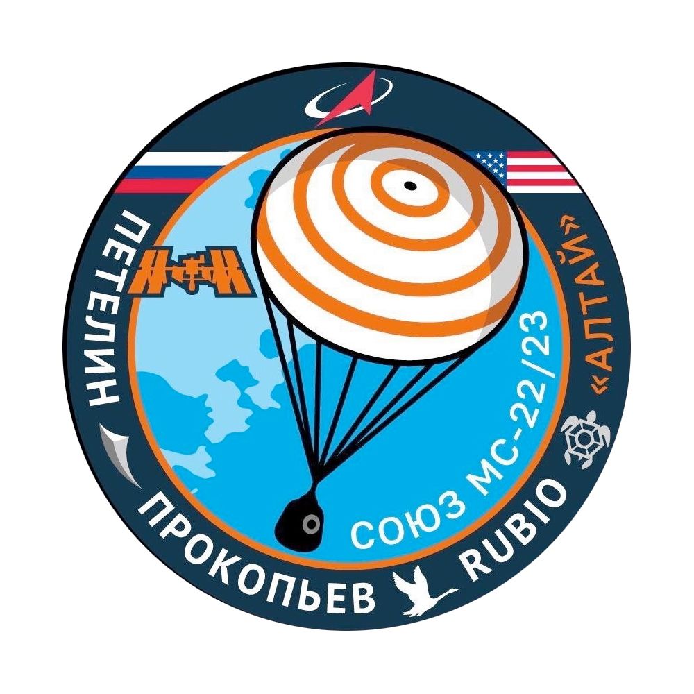 Record-setting NASA astronaut lands with Russian crewmates after 1 year ...