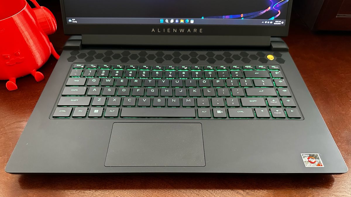 Alienware m15 R7 Review: Solid Gaming, Leading Endurance | Tom's Hardware