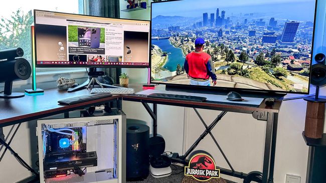 I've started using an attachable second screen with this gaming laptop ...