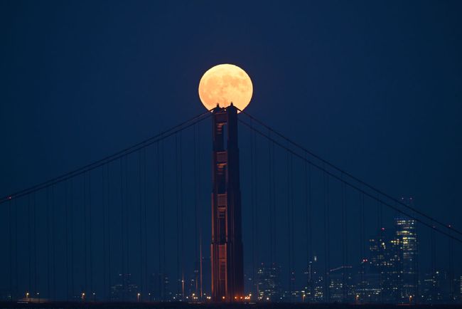 Last super Blue Moon until 2037 lights up skies around the world ...