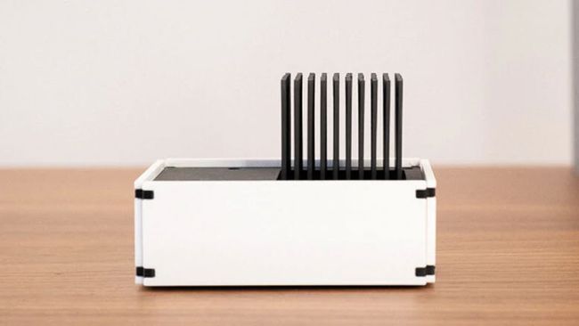 Minimalist Fanless Raspberry Pi 4 Case Looks Cool, Keeps Cool | Tom's ...