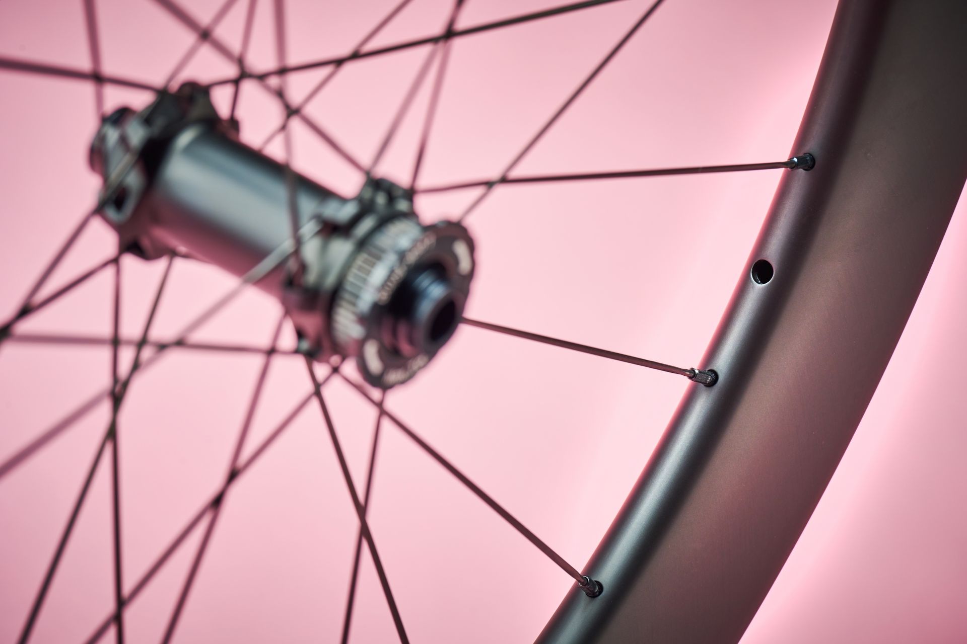 Parcours Chrono wheelset review - fast rolling and aero optimized ...
