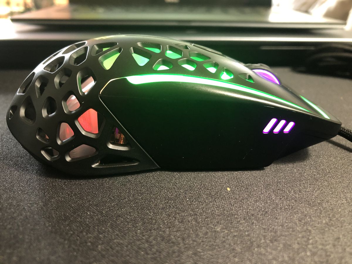 Hands-on, Fan's on: Zephyr's Gaming Mouse Has Air Cooling for Sweaty ...