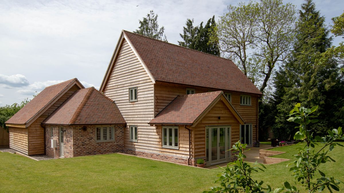 How Much Does it Cost to Build an Oak Frame Home? | Homebuilding