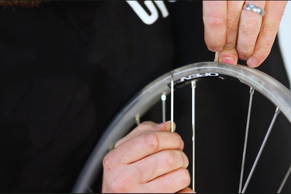 How to replace a broken spoke (video) | Cycling Weekly