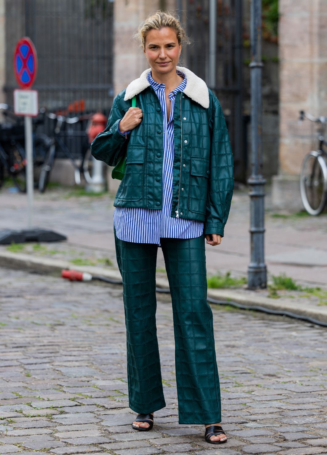 Blue and green outfits are super trendy right now: here's how to make ...