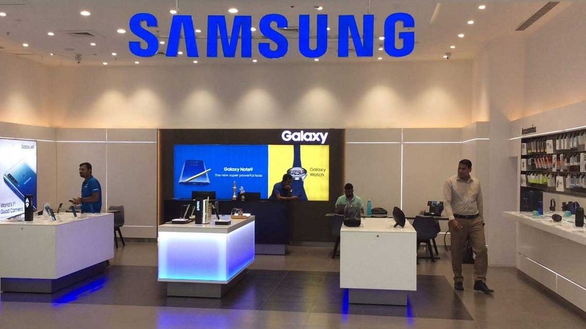 Poco, iQoo plan more brick-and-mortar stores in India - what's ...