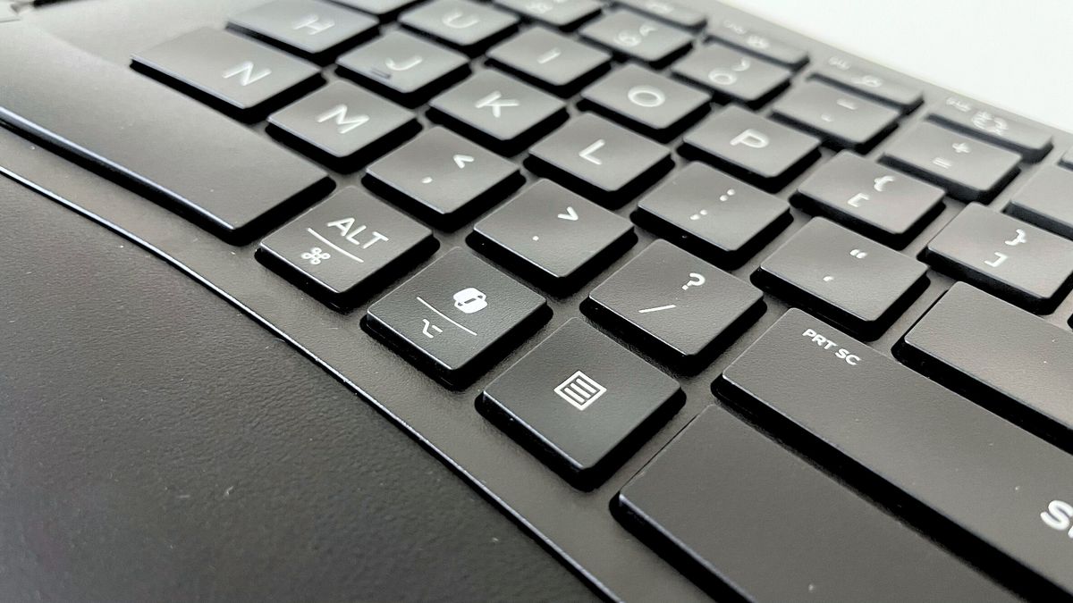 HP 960 Ergonomic Wireless Keyboard review: A curvy design with a ...