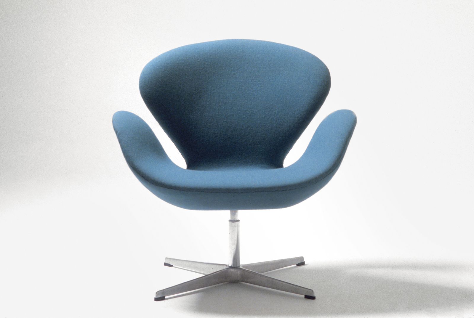 Arne Jacobsen: designs, architecture and legacy of the Danish modernist ...