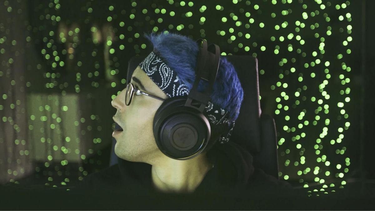 Razer RGB Christmas lights are a thing now, so I created a monster ...