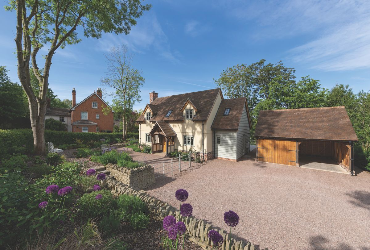 New Build Garden Ideas: 8 Beautiful Ways to Finish a Project | Homebuilding