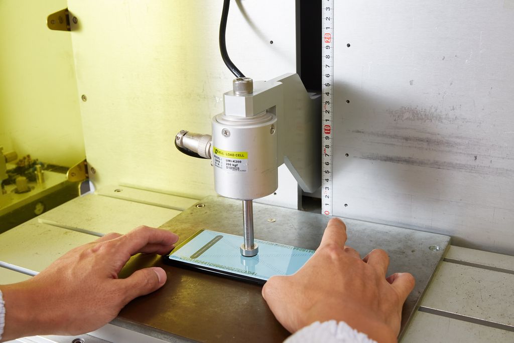 Durability, water resistance and environment testing - Samsung built a ...