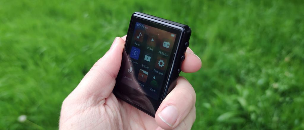 Mechen M3 review: A jack of all trades digital audio player but a ...