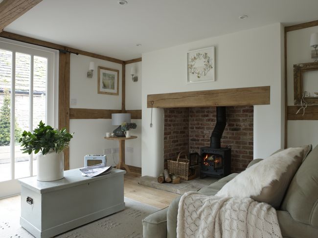 10 Mantelpiece Ideas, From Material Inspiration to Styling | Homebuilding