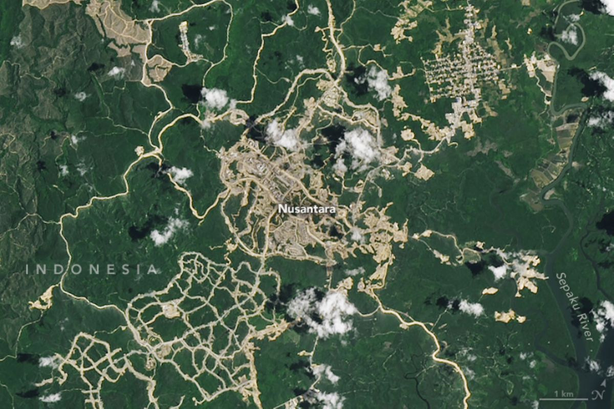 Striking new satellite images show Indonesia's new jungle capital ...