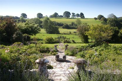The manor house built from the same stone as Salisbury Cathedral ...