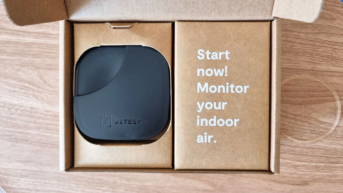 Vitesy Eteria personal air purifier review: Filterless appliance for ...
