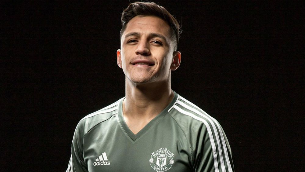 WATCH: See how Manchester United welcomed Sanchez | FourFourTwo