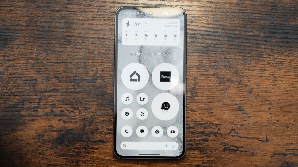 Nothing Phone 2 review: exactly what it looks like, flashy and new ...