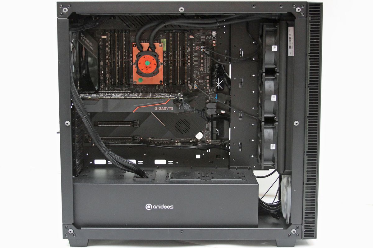 Core Combat: Intel Xeon W-3175X vs. AMD Threadripper 2990WX | Tom's ...