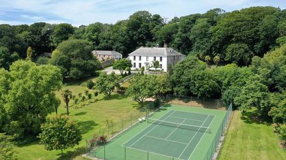 An 'immensely rare' recently renovated 11 bed Manor House, close to ...