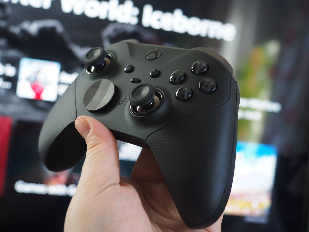 Xbox Elite Controller vs. Xbox Elite Controller Series 2: What's ...