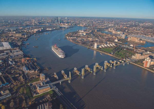 Hull's new Scale Lane Bridge by McDowell+Benedetti swings into life ...