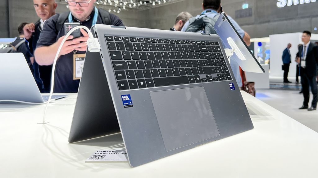 Samsung Galaxy Book 5 Pro 360 hands-on review: A stunning Lunar Lake ...