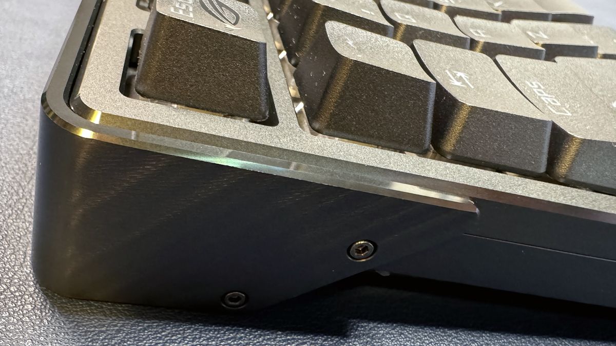 Asus ROG Azoth Extreme Review: $500 | Tom's Hardware