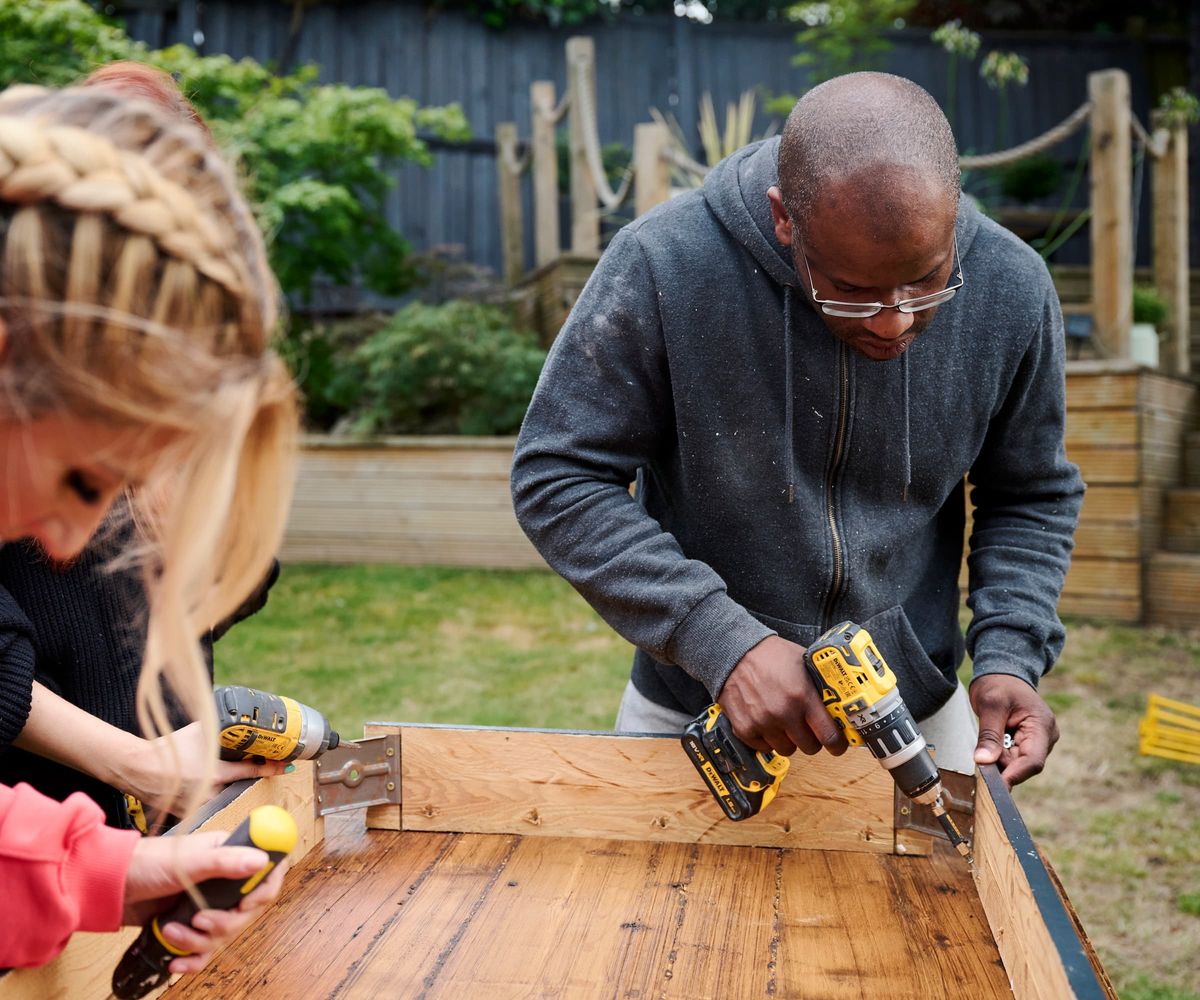 Stacey Solomon helps couple who wasted £70k on unfinished extension ...