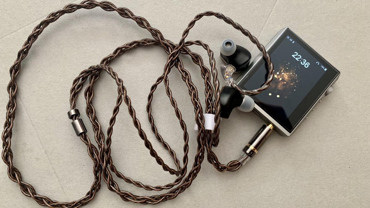 Hidizs’ cheap hi-res player and earbuds just shouldn't be this good for ...