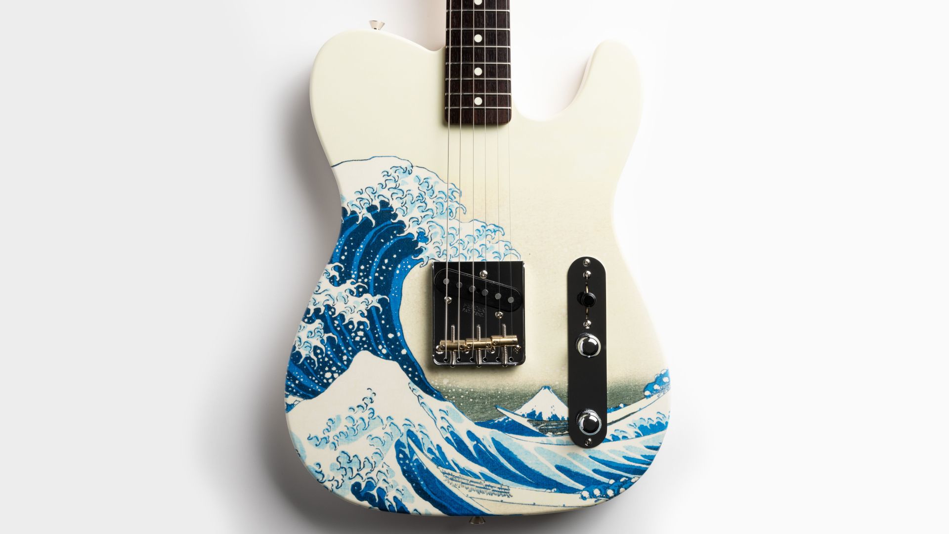 Fender Japan brings master ukiyo-e artist Hokusai's work to the Esquire ...