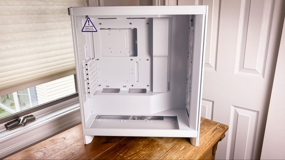 NZXT H7 Flow (2024) Review: Playing it safe | Tom's Hardware