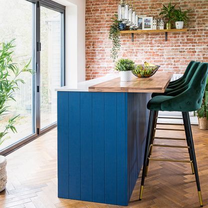 Breakfast bar ideas to make your kitchen more flexible | Ideal Home