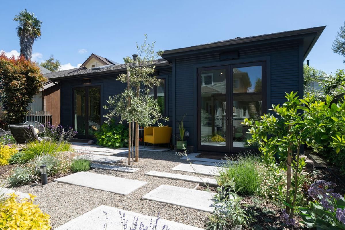 What Color Should You Paint Your Summerhouse? Five Colors the Experts ...