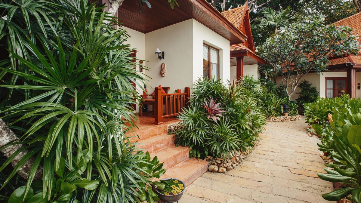 6 tropical landscaping ideas | Real Homes