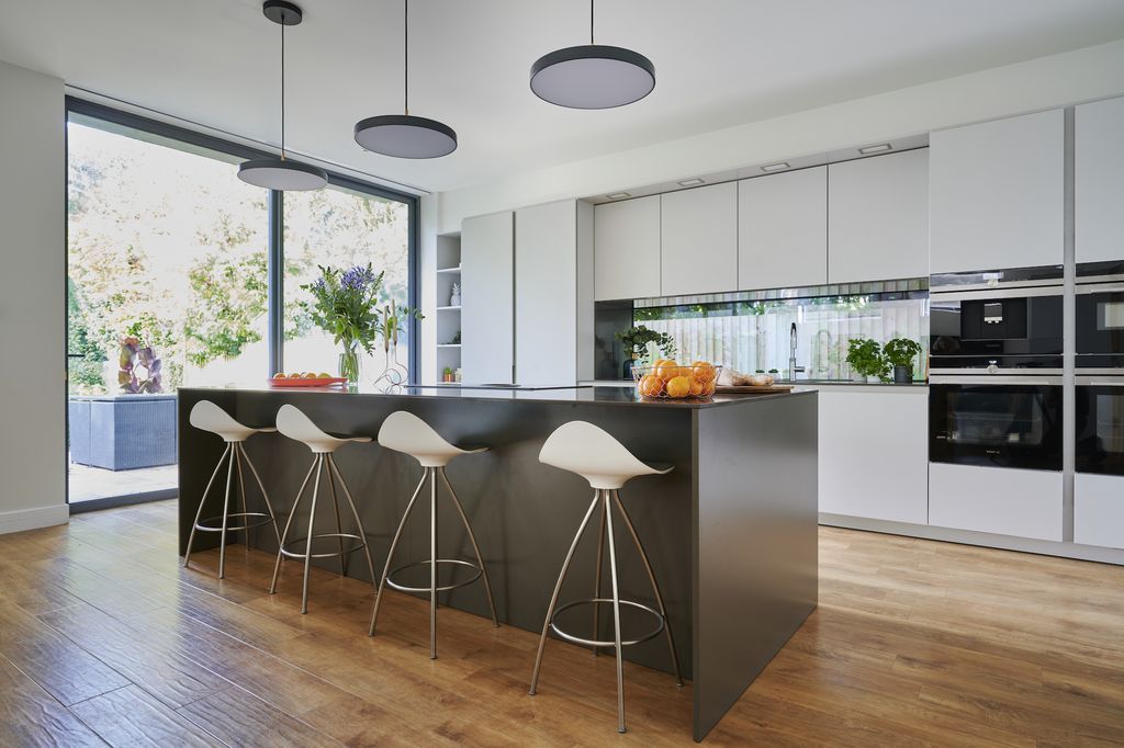 21 kitchen layout ideas for a practical and stylish space | Homebuilding