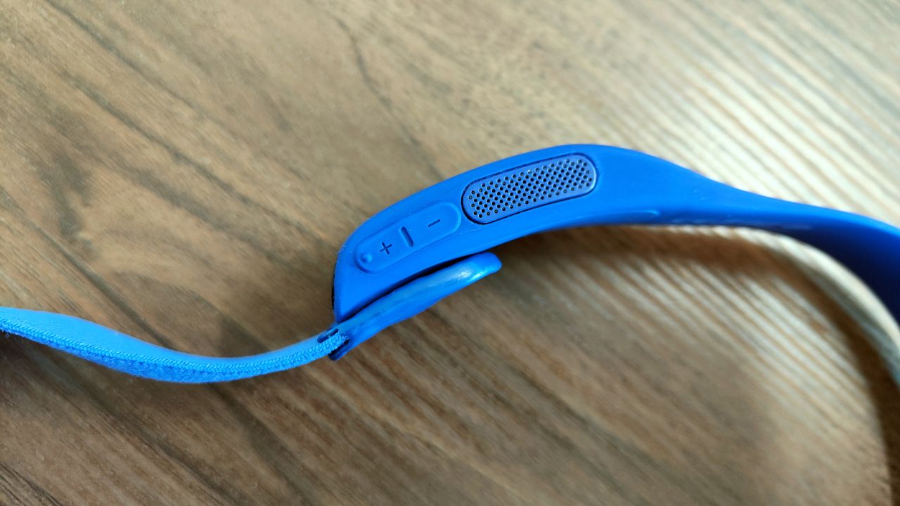 I tried the Hakii Mix smart headband headphones with 'Air Conduction ...