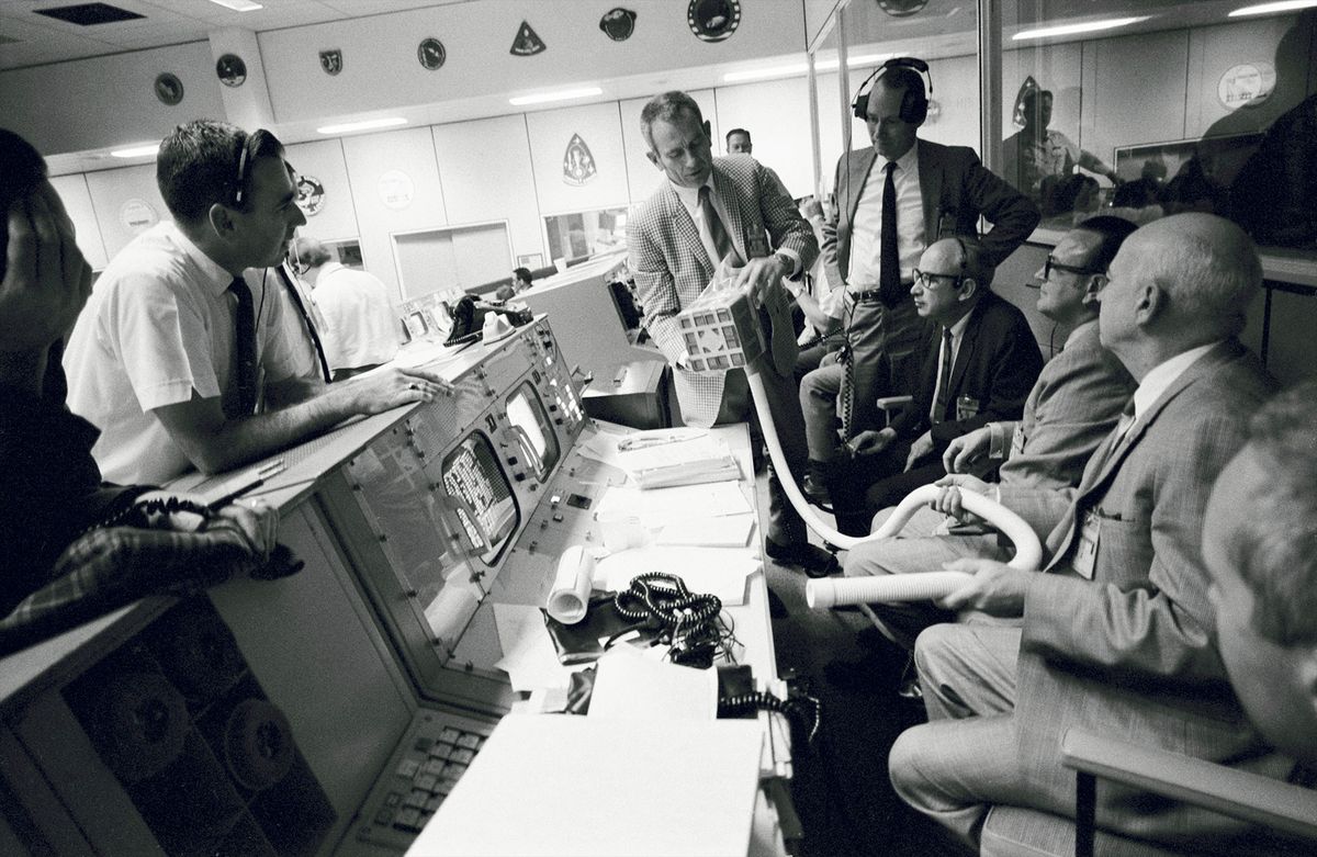 NASA engineer Ed Smylie, who led carbon dioxide fix on Apollo 13, dies ...