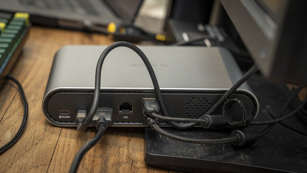 Orico PTM1 10-in-1 Docking Station with Module M.2 SSD Enclosure review ...