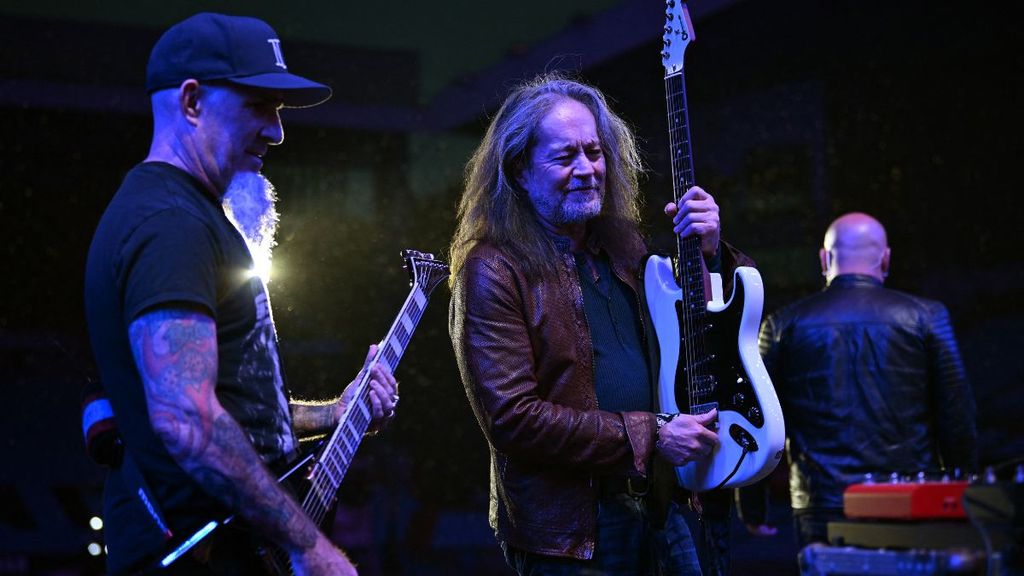Jake E. Lee on how arthritis has changed his playing | Guitar World