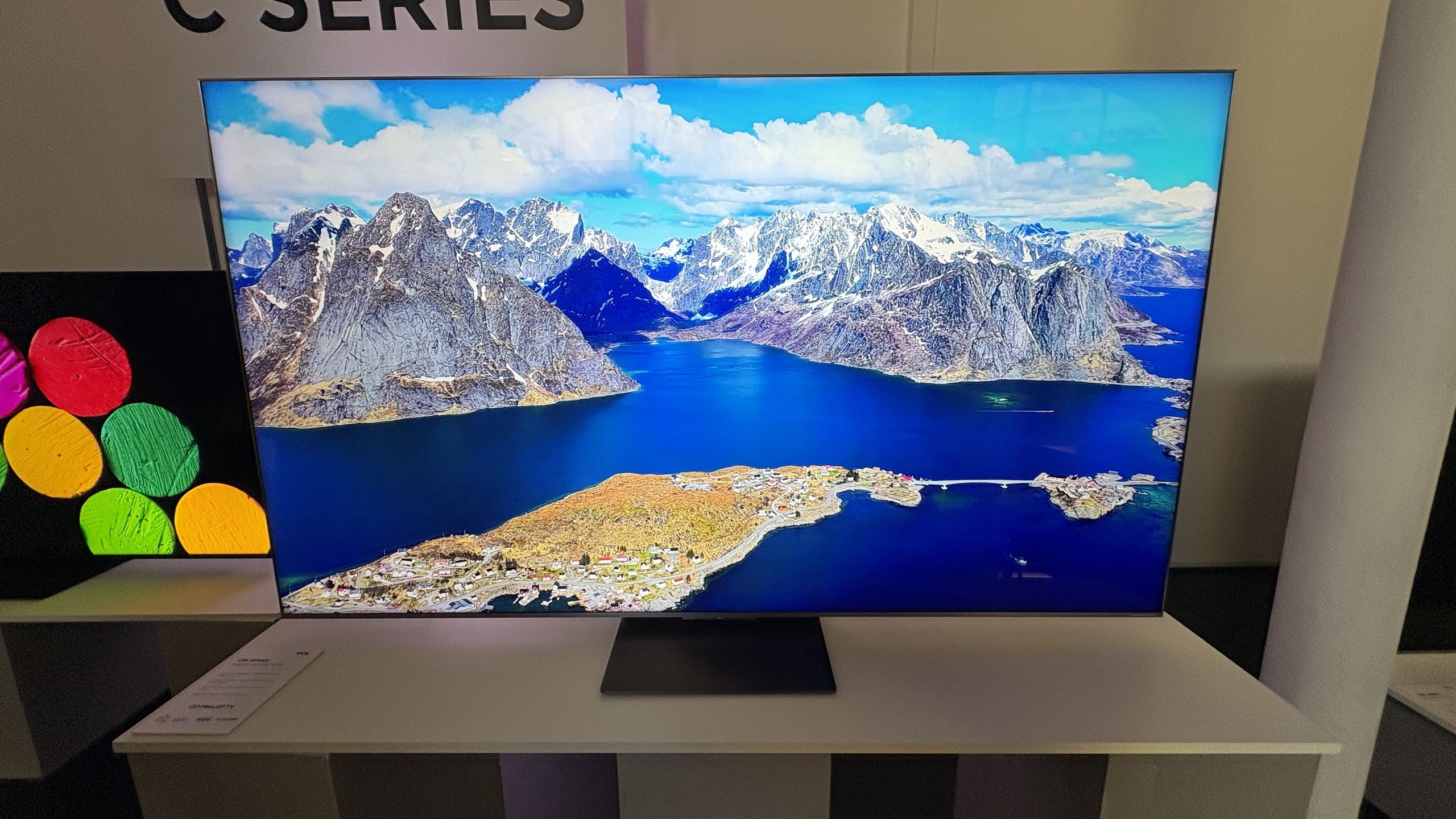Early Black Friday deal! Get this extremely bright Mini LED TV with £ ...