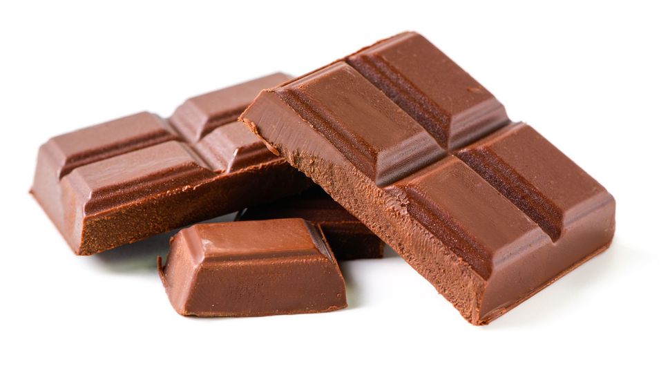 Does eating chocolate before bed ruin your sleep? A dietician reveals ...