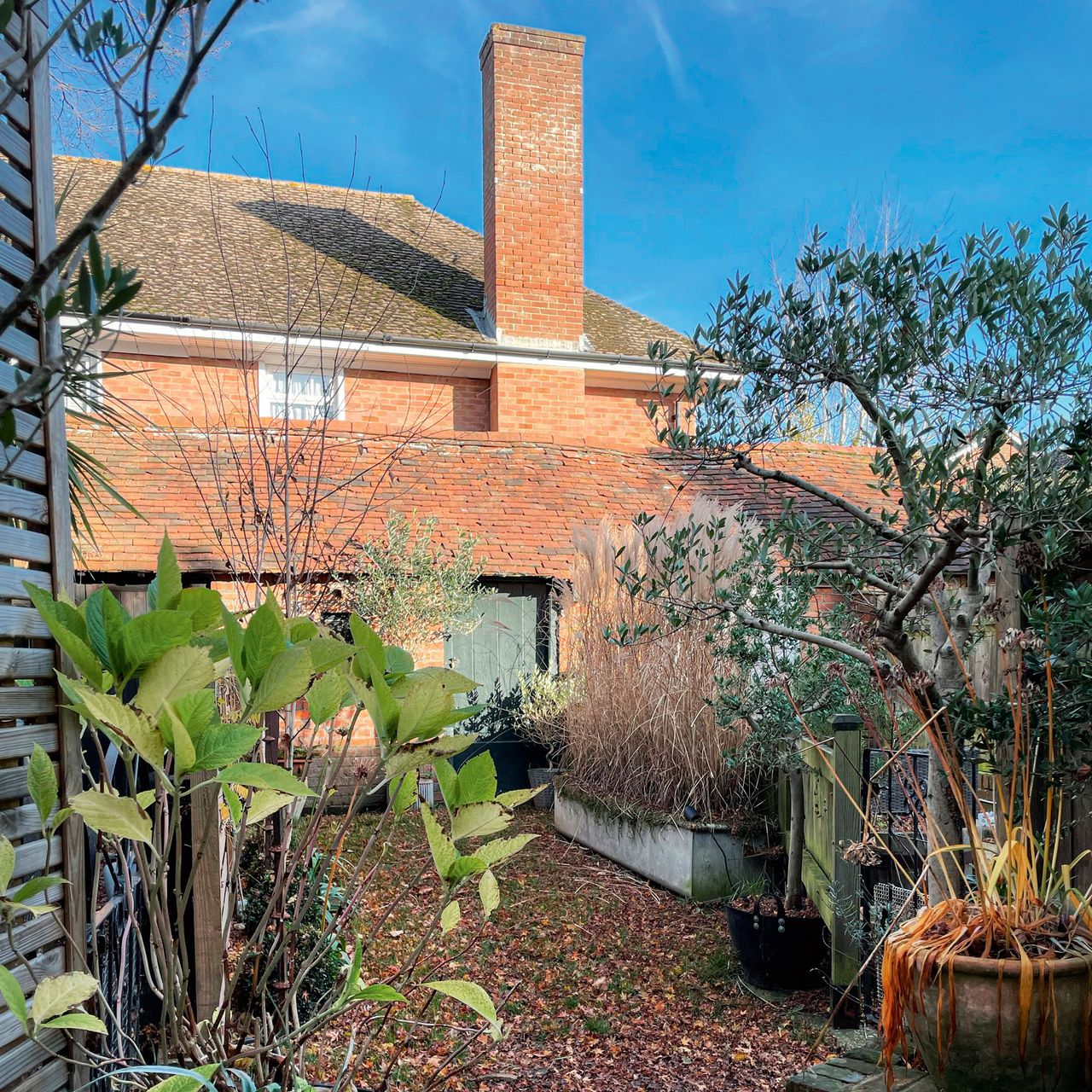 Rustic styling and handcrafted furniture give this Kent home a personal ...