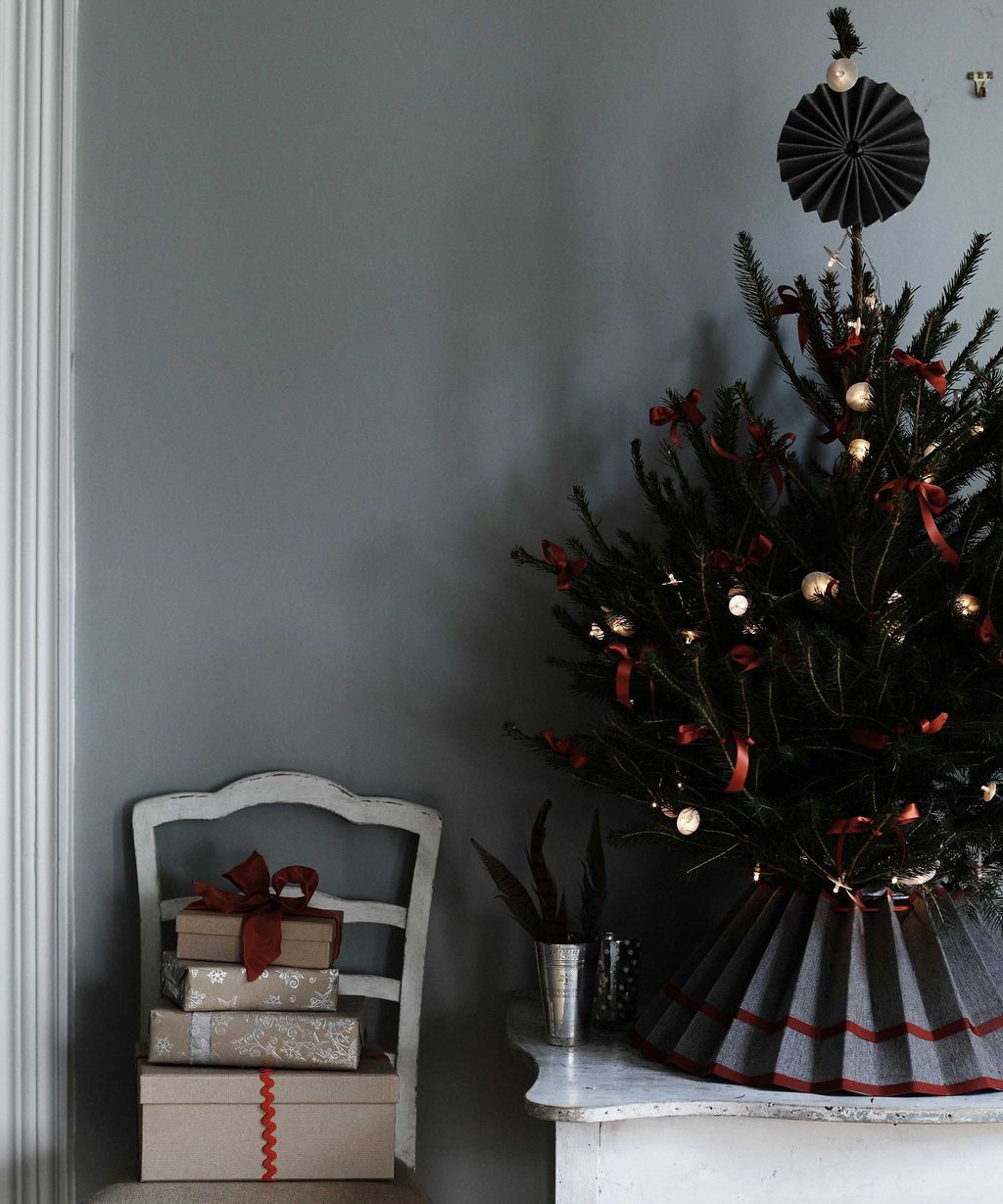 How to decorate a Christmas tree: steps to a showstopping design ...