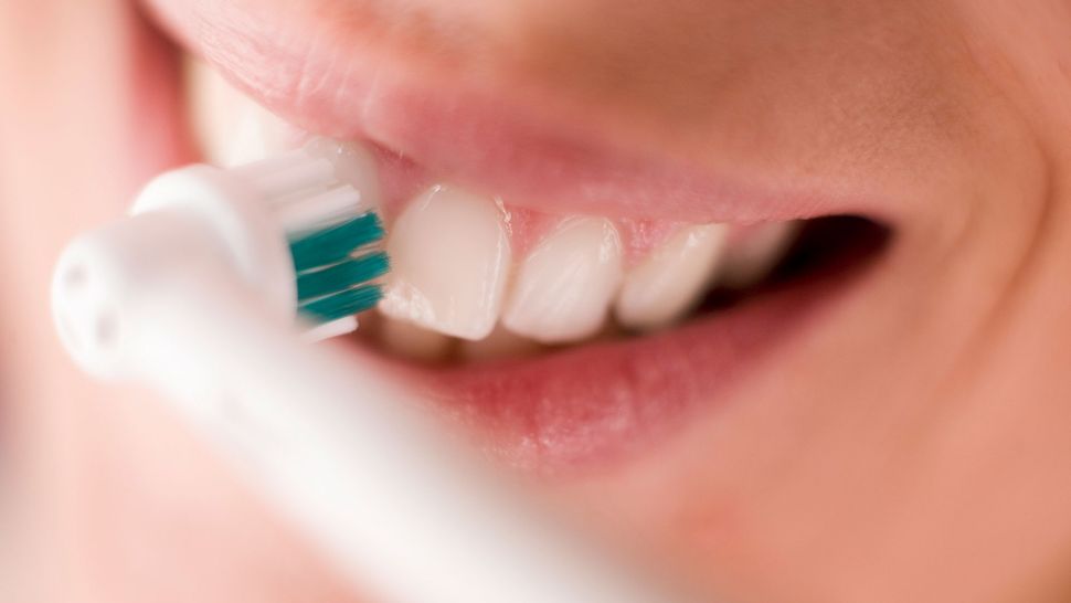 How to use an electric toothbrush | Live Science
