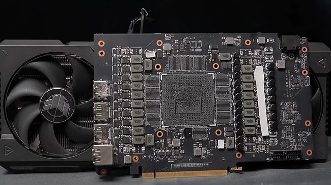 This video shows Chinese firms converting RTX 5090 gaming cards into AI ...