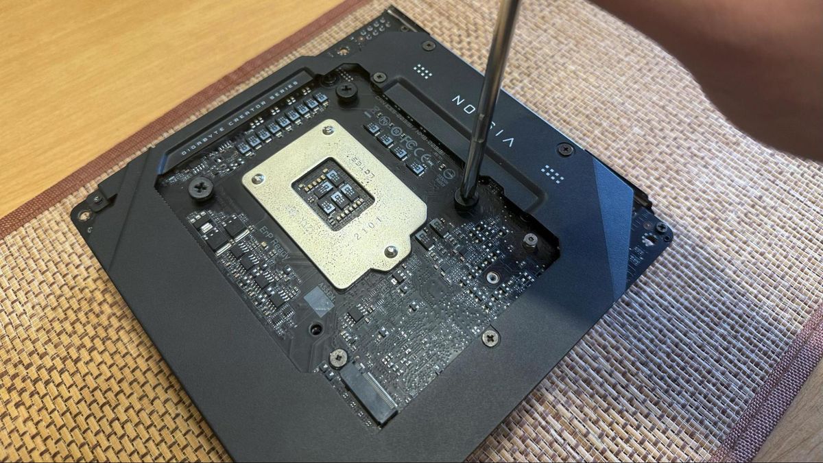 How to install a motherboard | Tom's Hardware