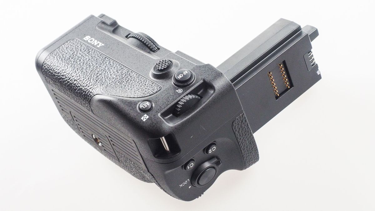 Sony A7R IV camera is here: 61MP, 15 stops of dynamic range, 5-axis ...